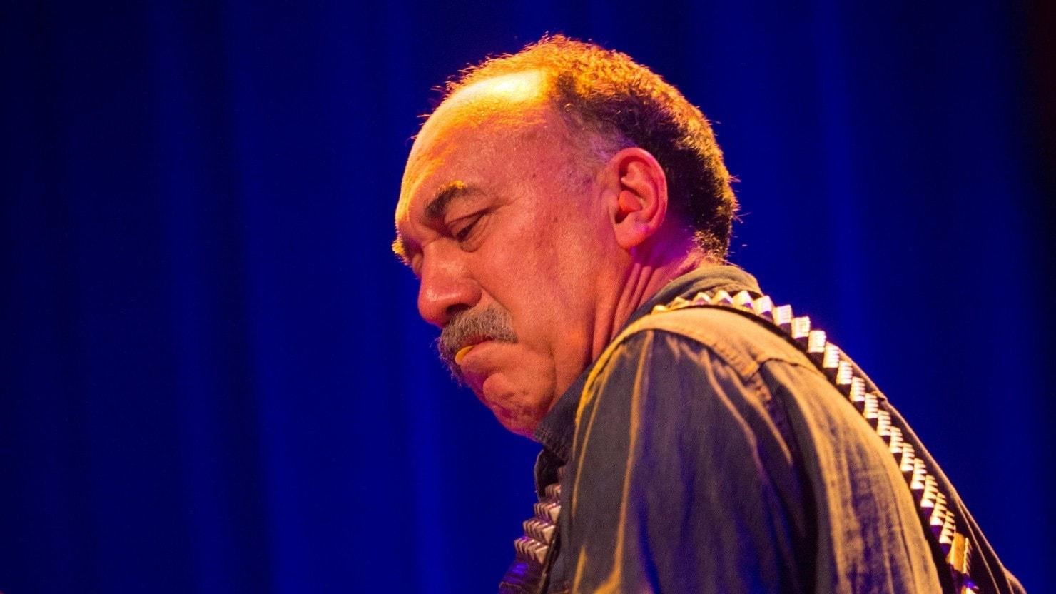 Bobby Vega, l'as n°1 du mediator à la basse | Biographie