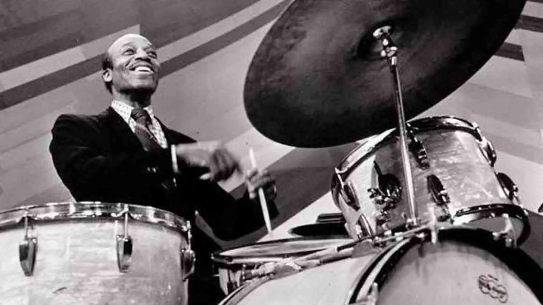 Biographie de Papa Jo Jones, batteur de jazz +1 cours offert